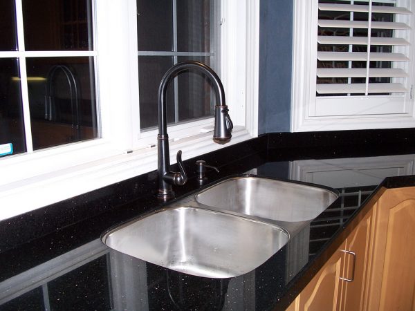 Granito Negro Galaxy - Pierinelli